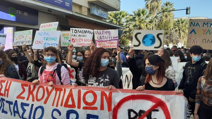 ΧΩΜΑΤΕΡΗ STOP: ΟΥΤΕ ΤΑΦΗ, ΟΥΤΕ ΚΑΥΣΗ ΣΚΟΥΠΙΔΙΩΝ - Μαχητής Δυτικής Αθήνας