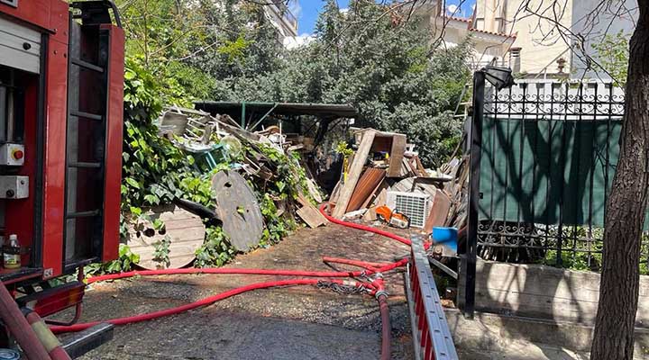 ΠΕΤΡΟΥΠΟΛΗ: ΦΩΤΙΑ ΣΕ ΟΙΚΙΑ ΣΤΗΝ ΑΘ. ΔΙΑΚΟΥ - Μαχητής Δυτικής Αθήνας